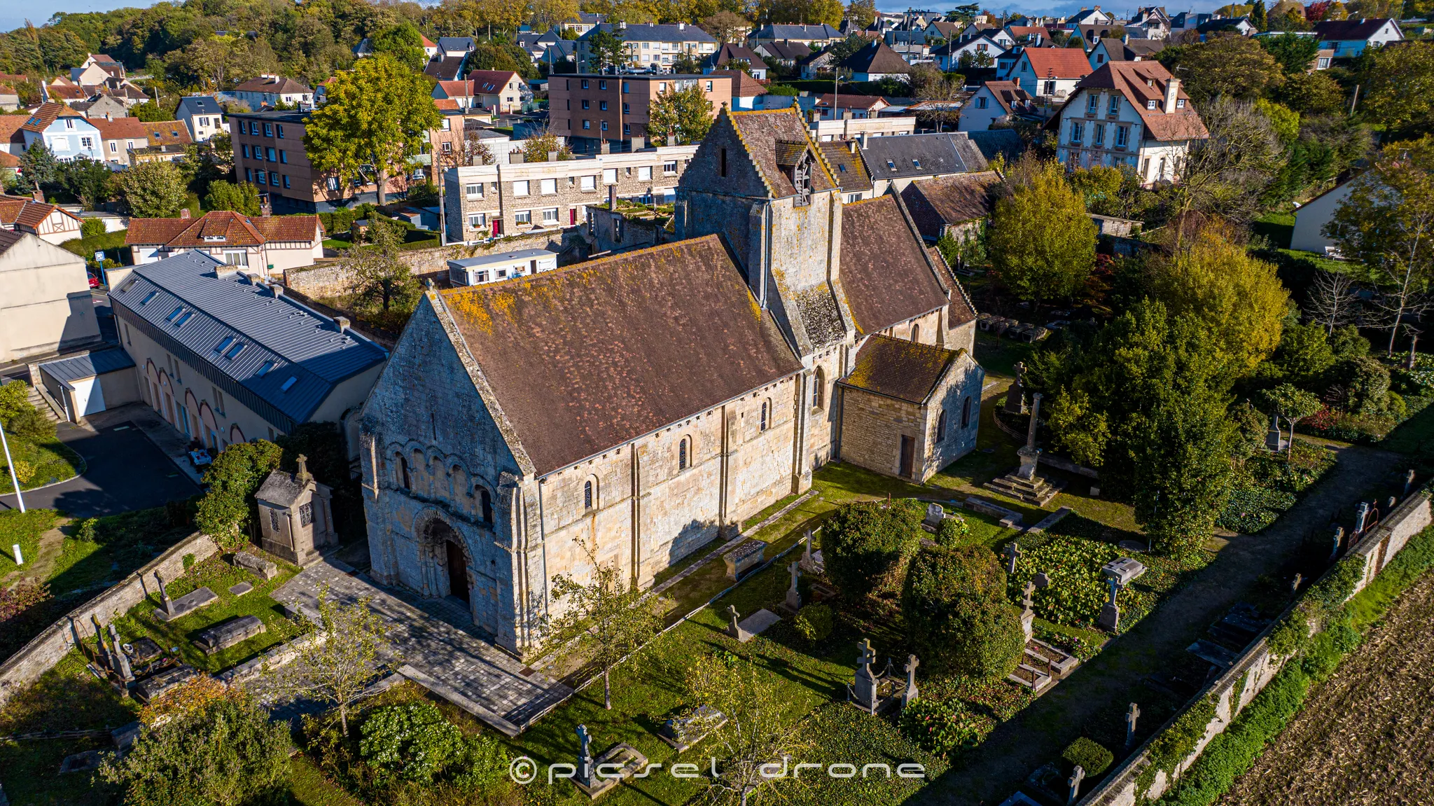 COLOMBELLES, ÉGLISE SAINT MARTIN