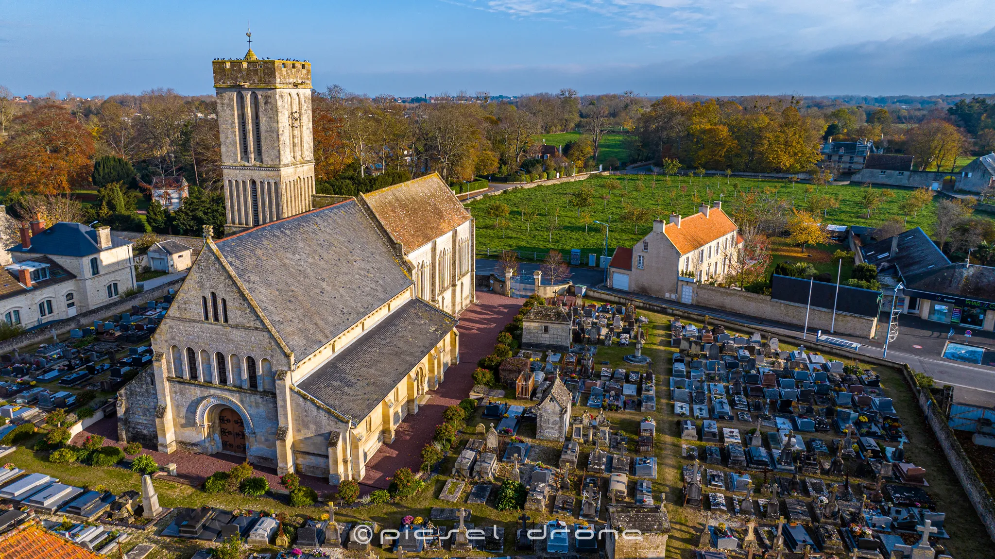 HERMANVILLE-SUR-MER, ÉGLISE & VERGER